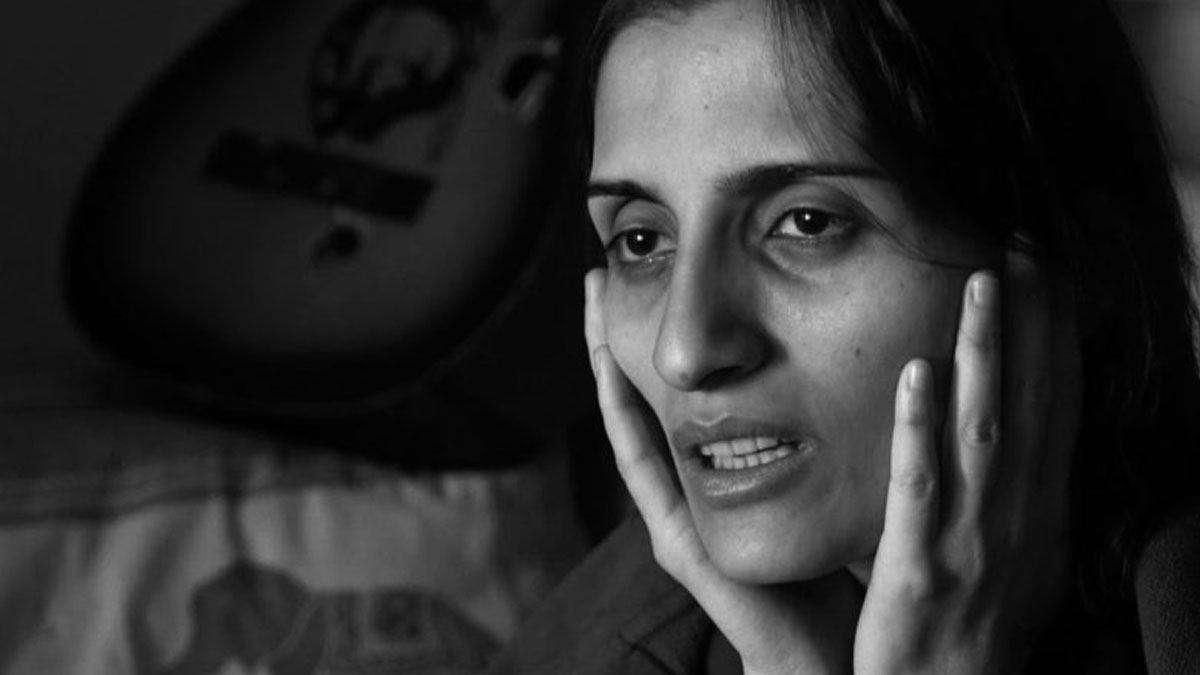 Ακούστε τη φωνή της Helin Bölek που πέθανε στα 28 της (video) | Yellow ...