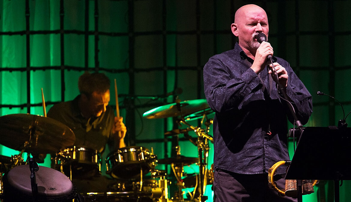 Η αγάπη του Brendan Perry (Dead Can Dance) για το ρεμπέτικο (video ...