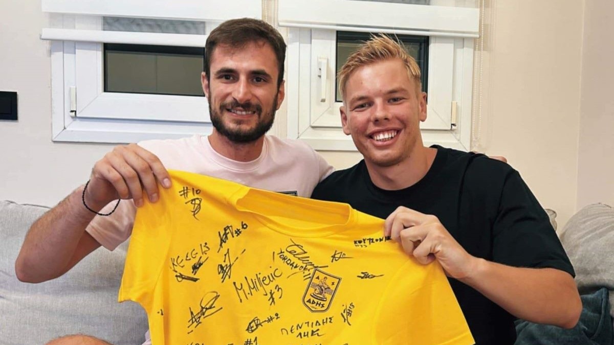 Μία οικογένεια ο Άρης: Βόλεϊ ανδρών και γυναικών δίπλα στον Τανούλη ...